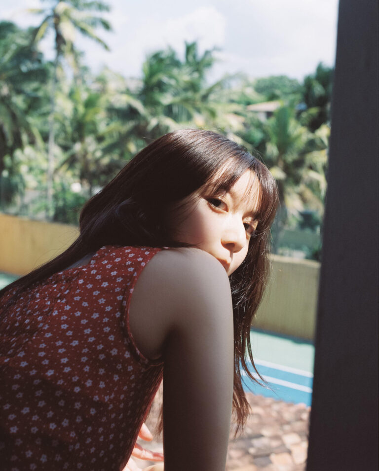 上白石萌歌 スリランカで撮影した写真集『charm charm』発売決定！ | UNIVERSAL PRESS（ユニバーサルプレス）